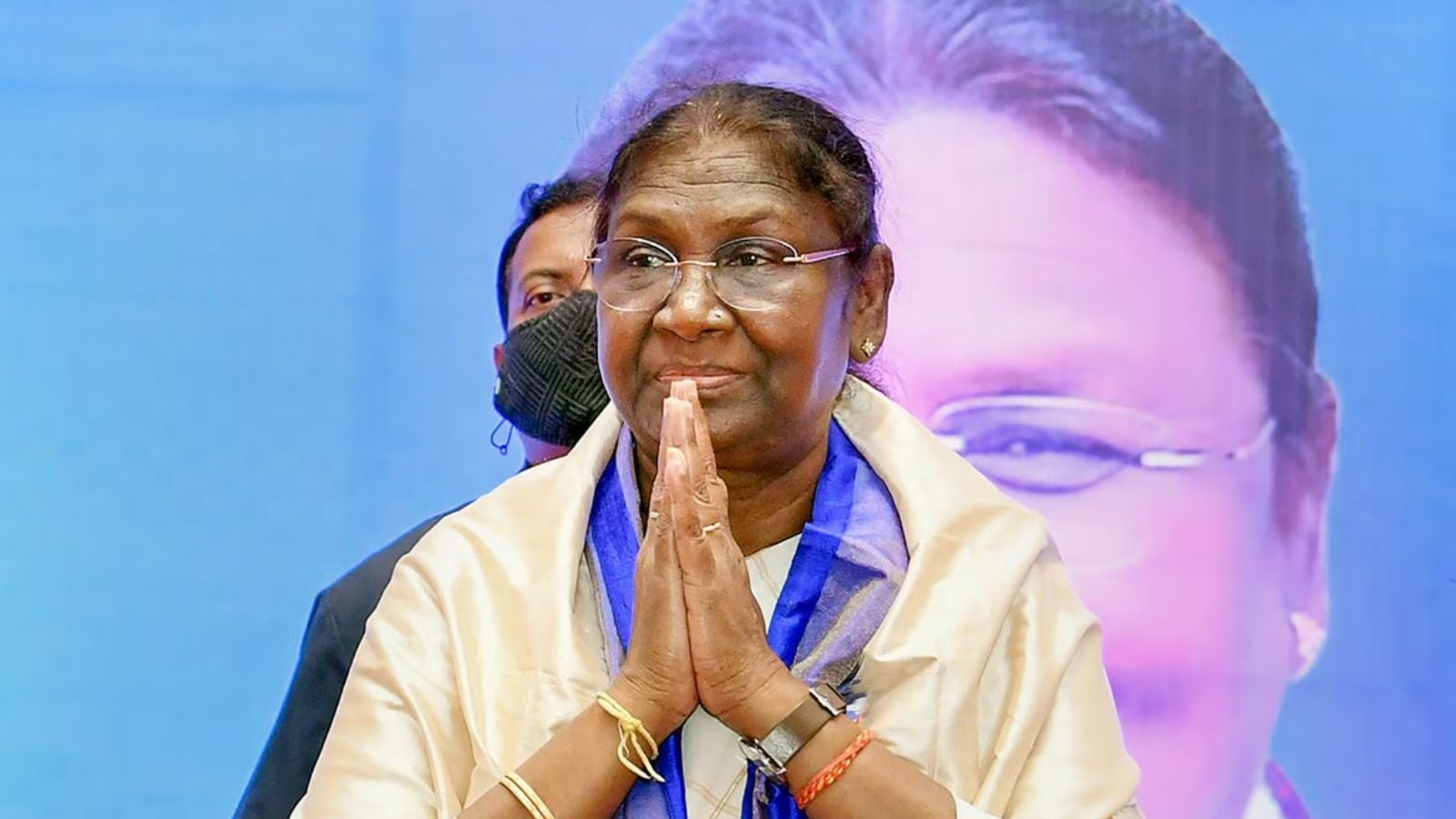 President Droupadi Murmu approves gallantry awards to 93 armed forces personnel | India News ...