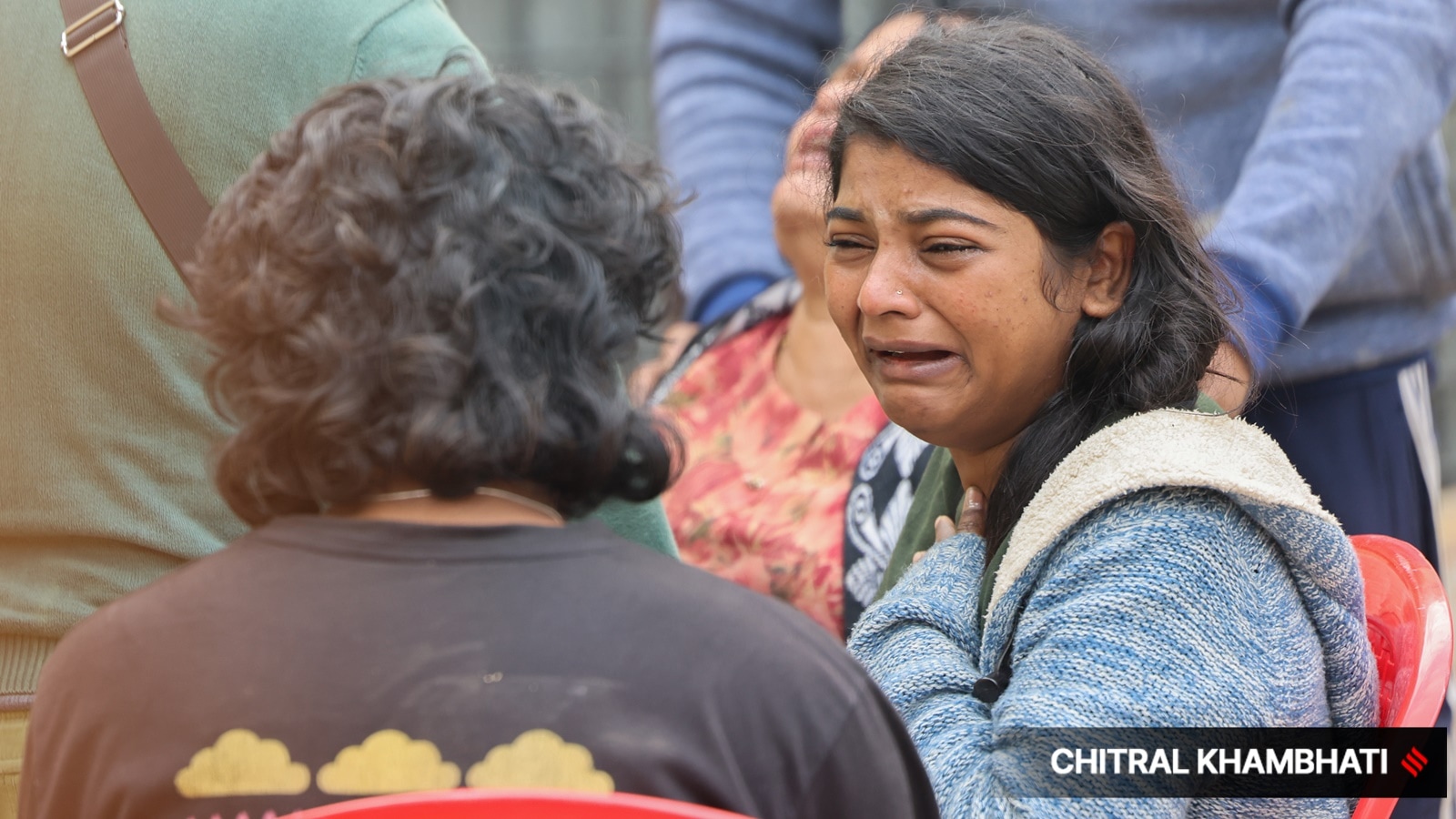 Prayagraj Mahakumbh Stampede | As young, old wait for bodies, locals offer helping hand ...