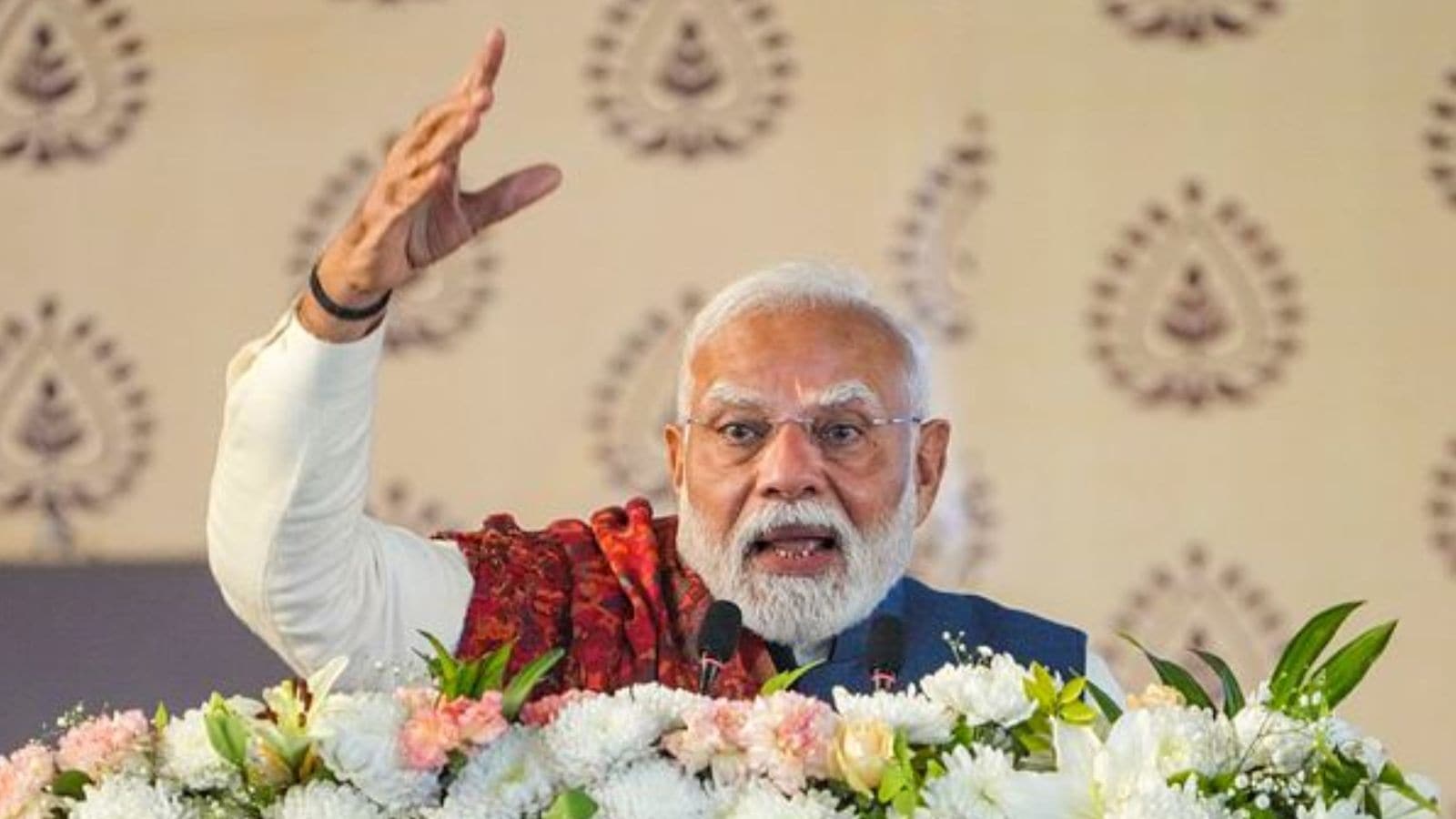 PM Modi targets Kejriwal in poll opener: I built homes for people, not ...