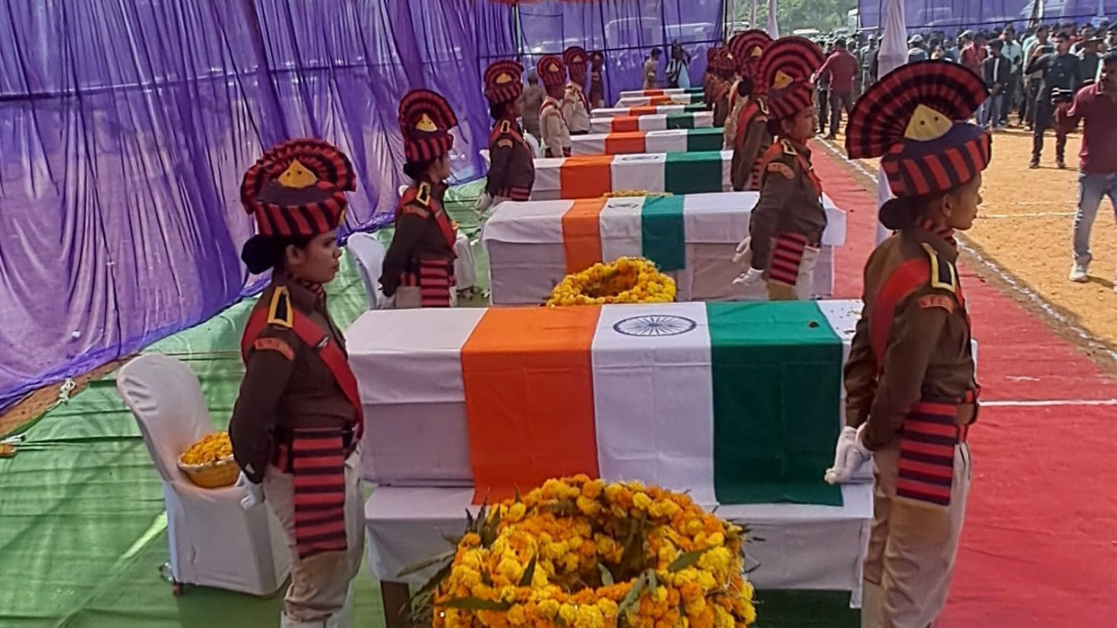 Wreath-laying ceremony held for martyrs of Naxal-triggered blast ...