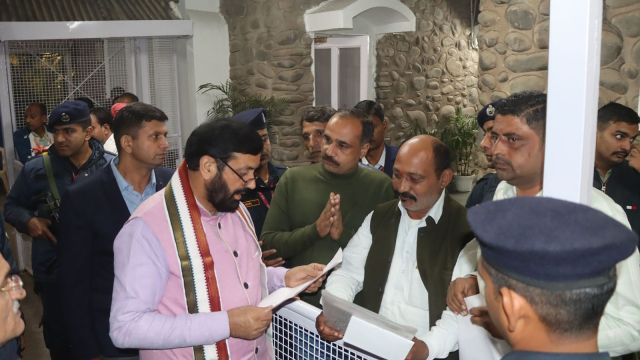 At your service in Kabir Kutir: Keen to build image of a “people’s man ...