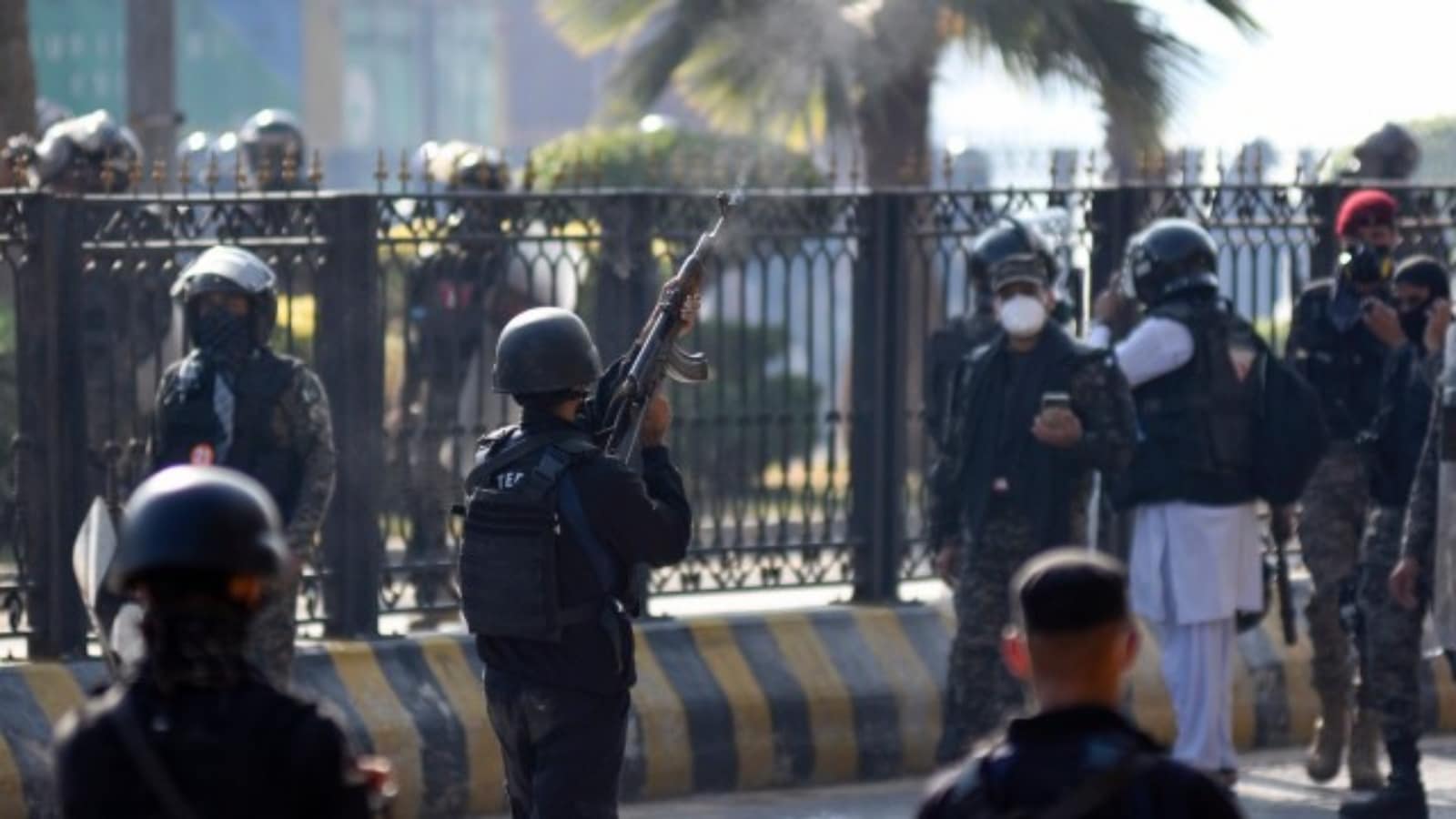 12 policemen injured as anti-encroachment drive in Pakistan turns ...