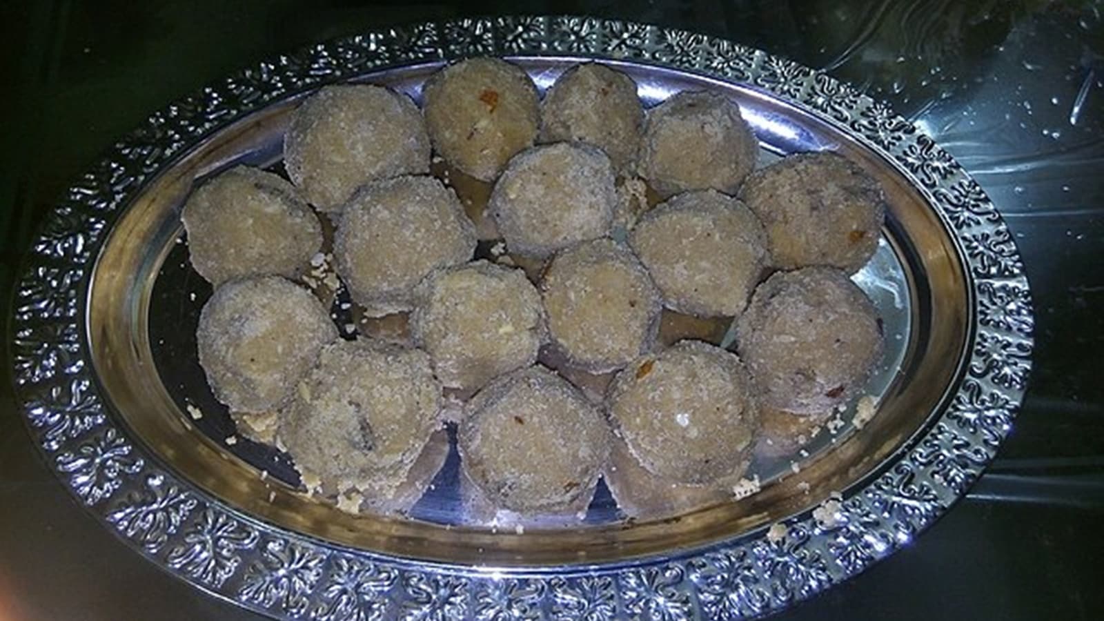 What is the difference between pinni and panjiri?