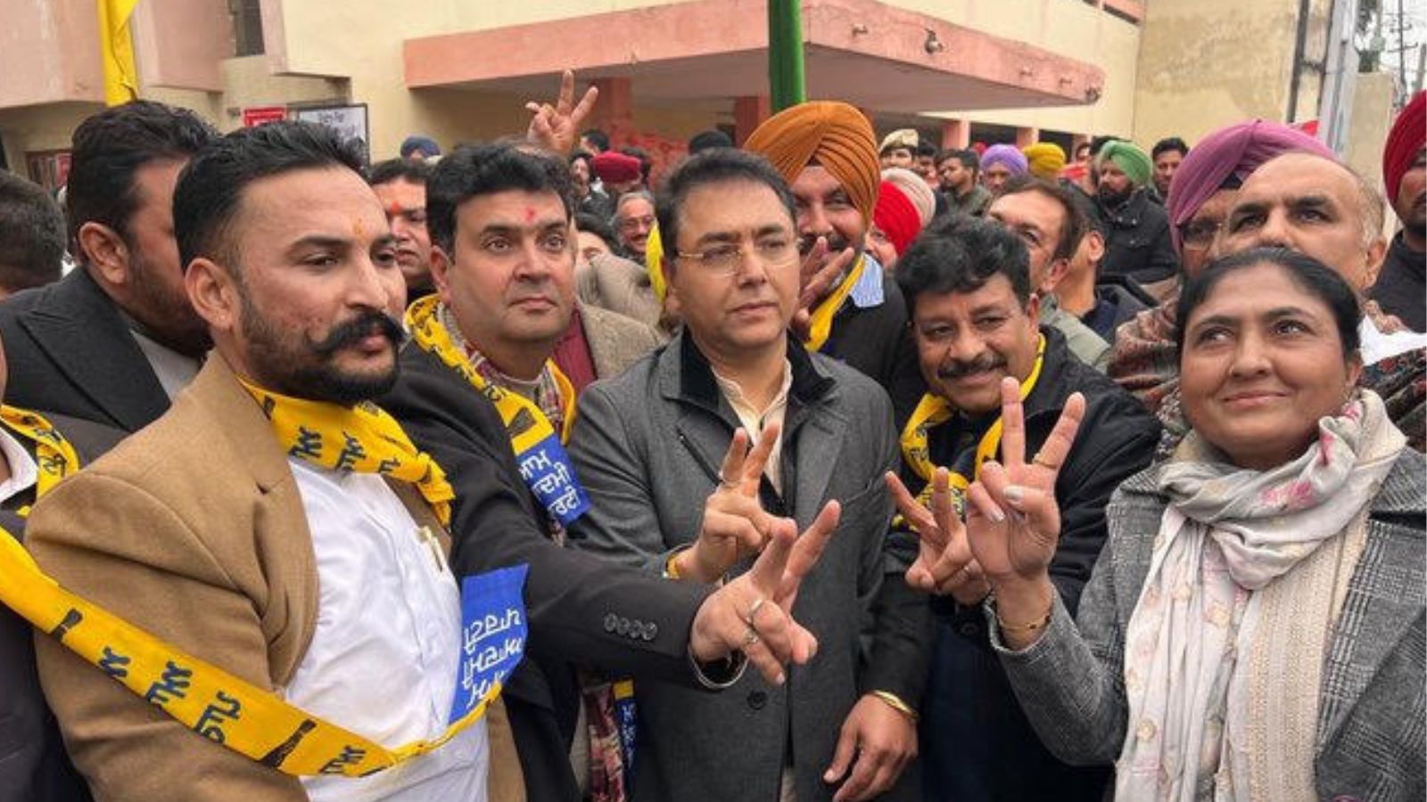 In ex-RSS worker Vaneet Dhir, Jalandhar gets first AAP Mayor ...