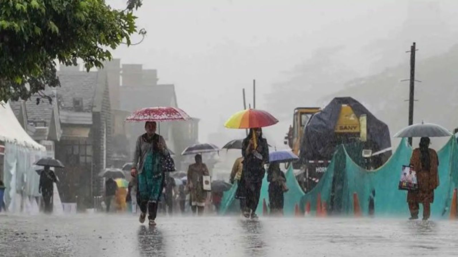 Heavy rain continues in Himachal, BBMB opens spillway gates of Pandoh ...