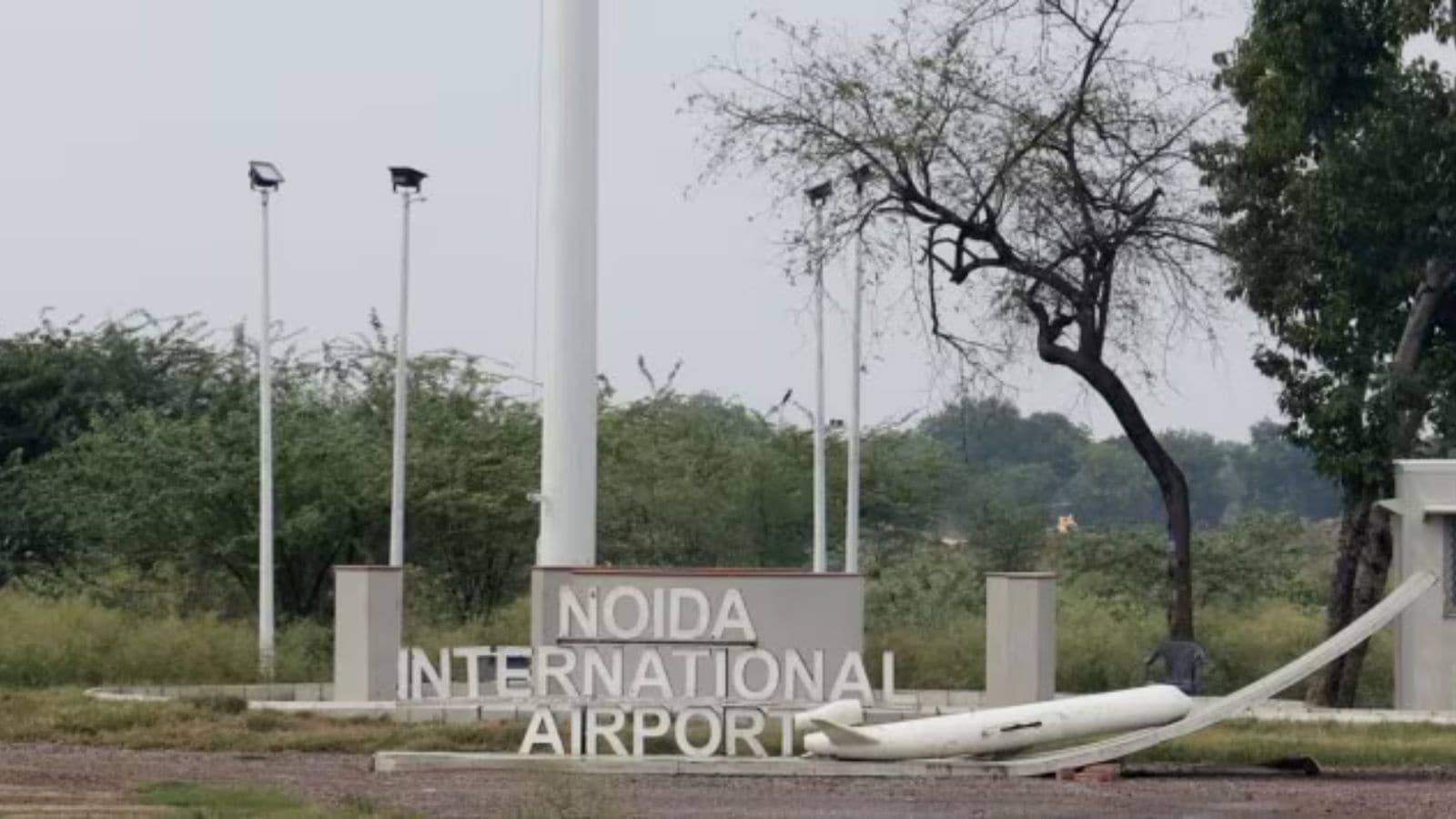 Work to finish on Noida International Airport by September 30 ...