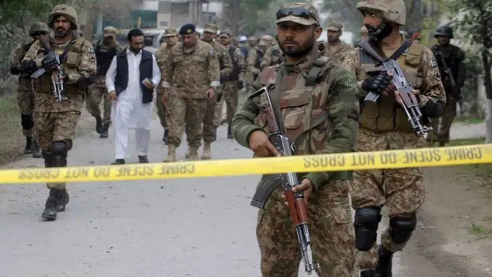 Pakistan security forces kill 6 militants in a raid in the northwest ...