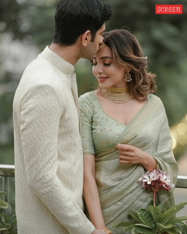 Tamil actor Parvati Nair gets engaged to beau Aashrith Ashok ...