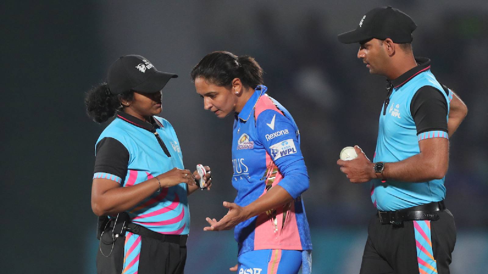 WPL controversy: Run outs or not – what does rule say? LED stumps lead ...