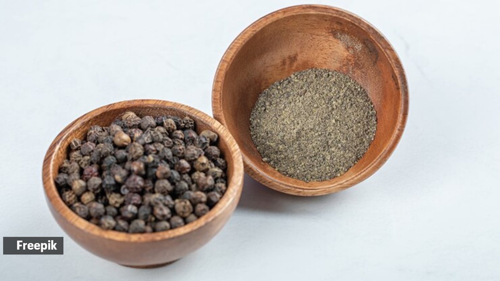 Tips to check adulteration in raw black peppercorn, kali mirch powder ...