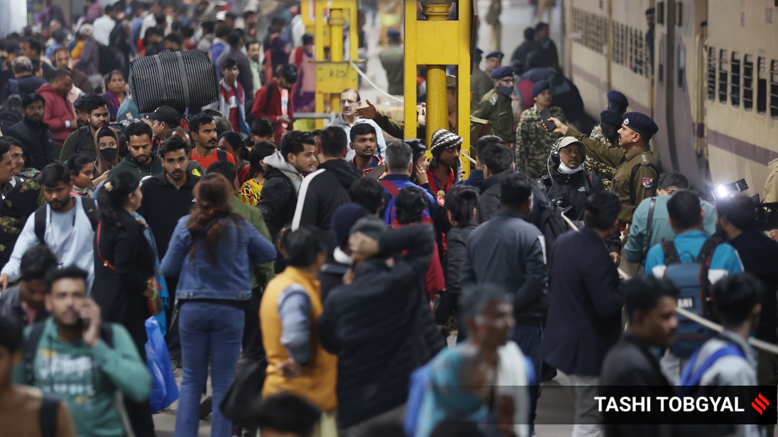 New Delhi Railway Station Stampede Live Updates: Sale of platform ...