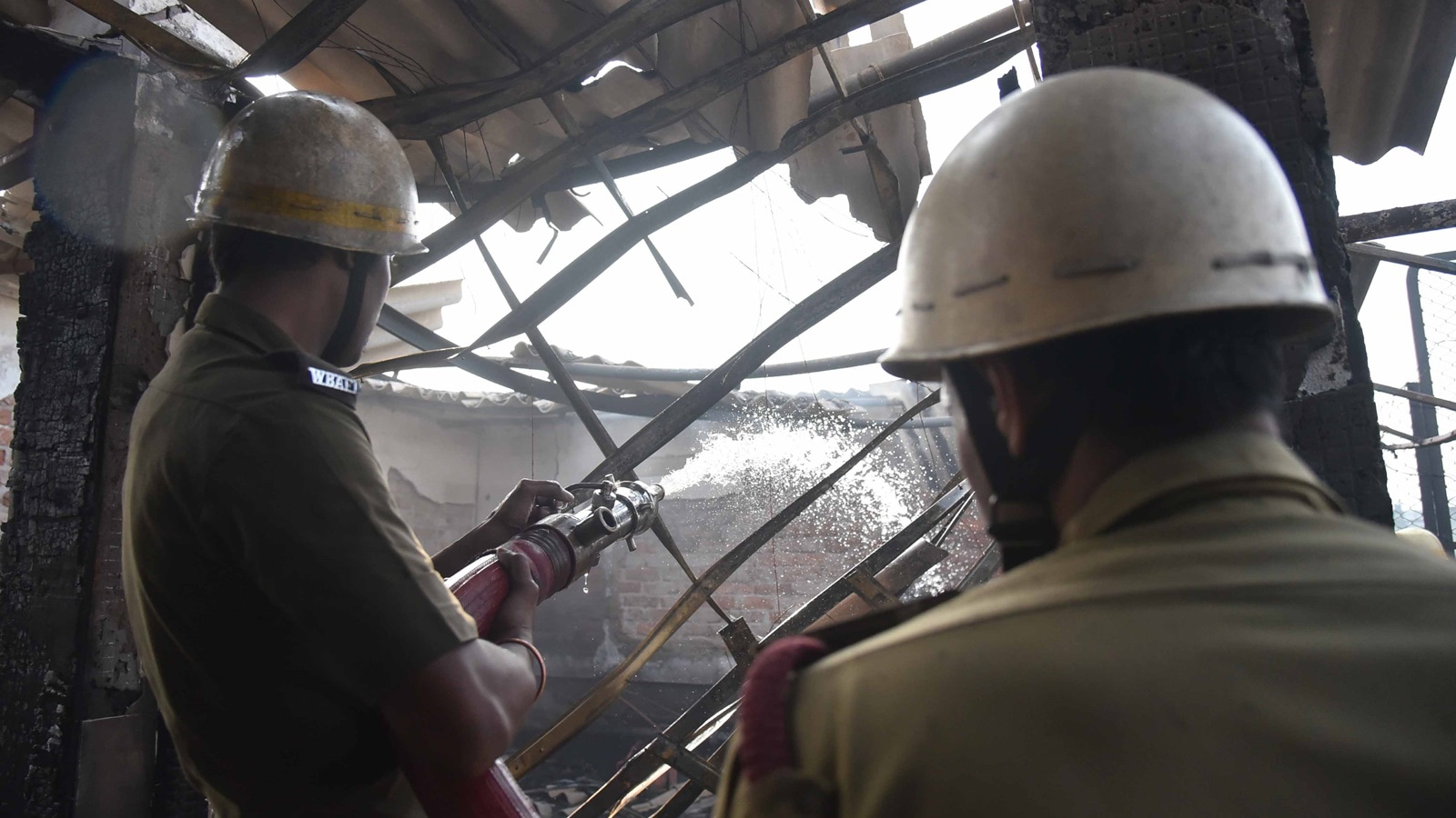 After massive fire in Kolkata’s Narkeldanga slum, locals allege fire ...