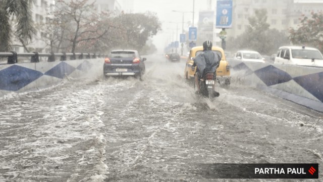 Kolkata and South Bengal lashed by heavy rains, IMD forecasts more thunderstorms | Kolkata News ...