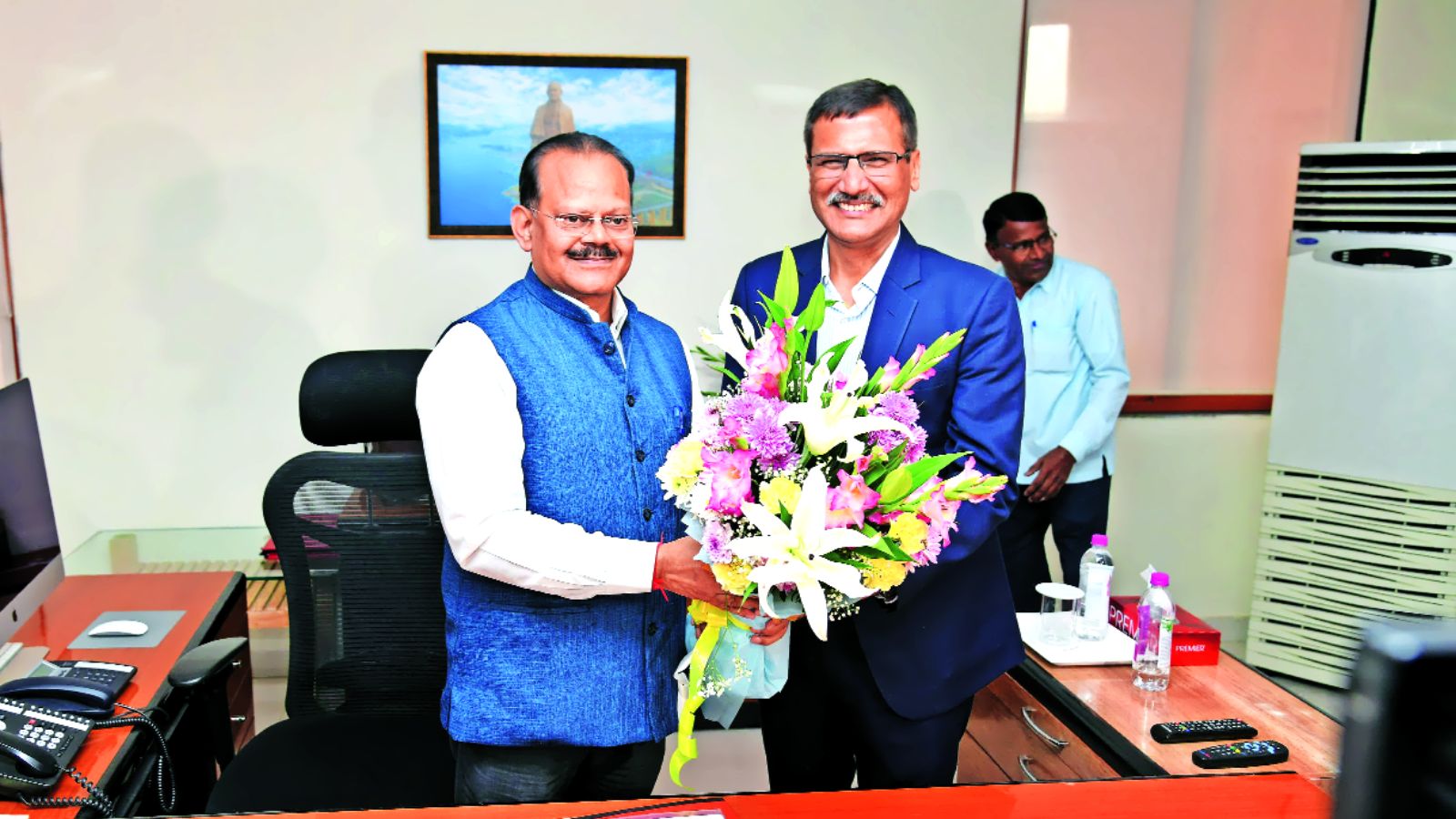 Pankaj Joshi takes charge as Gujarat Chief Secretary | Ahmedabad News ...