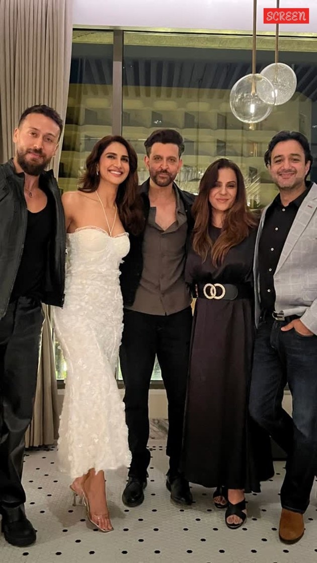 The Roshans success bash: Rekha, Ameesha Patel, Udit Narayan, and ...