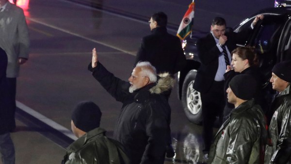 ‘Warm reception in winter chill,’ says PM Modi as Indian diaspora welcomes him in US | World ...