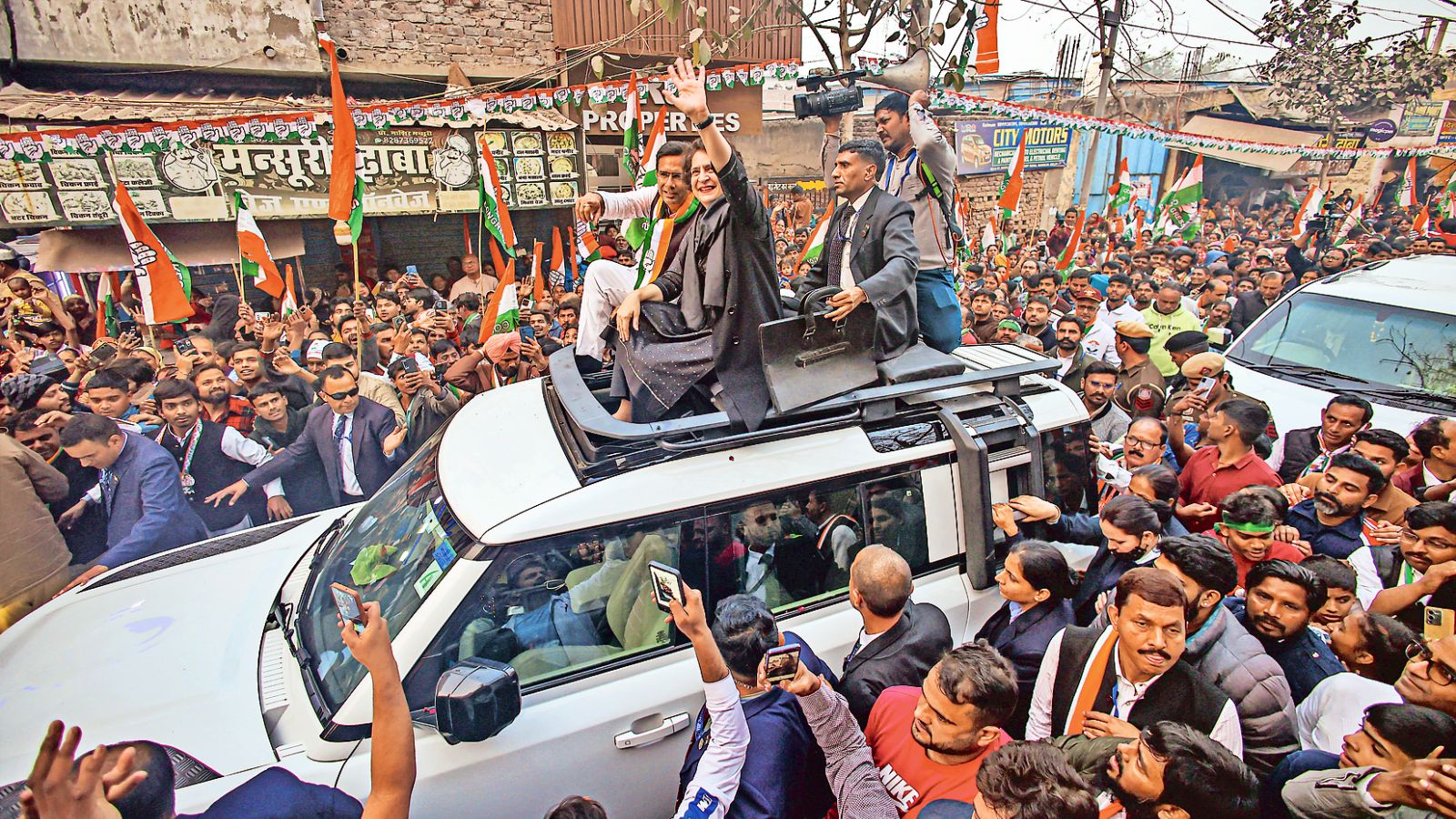 Kejriwal & BJP are the same — both are power hungry: Priyanka Gandhi at ...