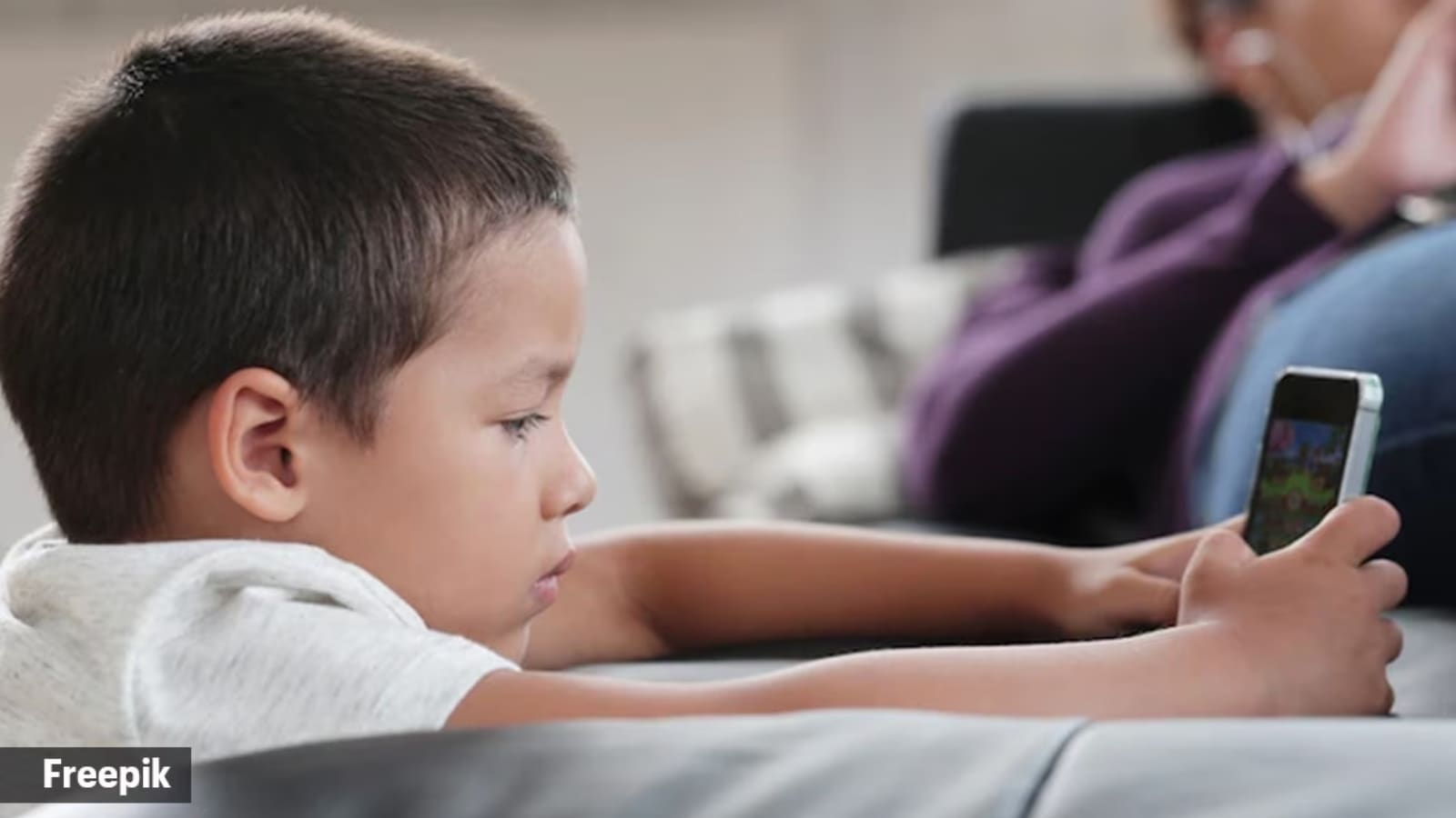 Screen test: Excessive phone use among toddlers aged 2 to 5 raises ...