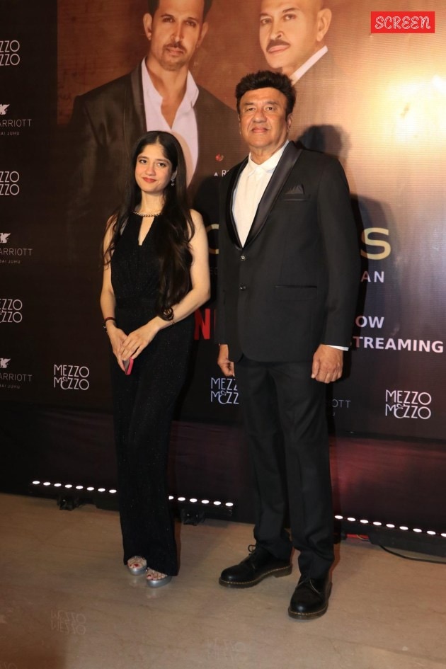 The Roshans success bash: Rekha, Ameesha Patel, Udit Narayan, and ...