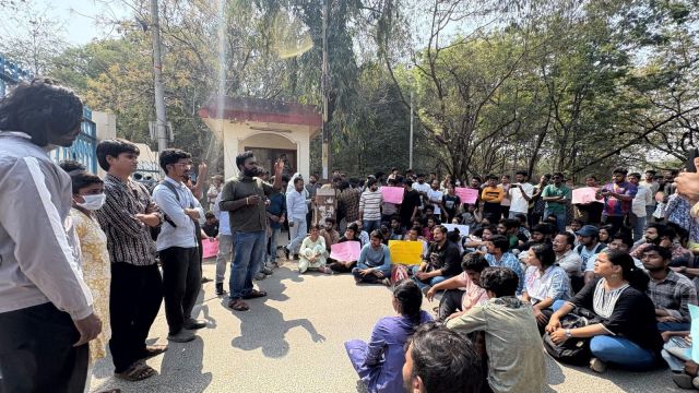 8 workers injured as under-construction portico collapses at University ...