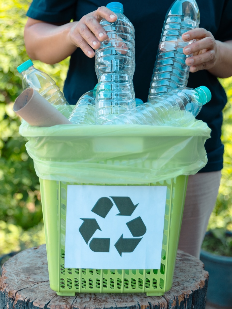 Simple ways to reduce plastic waste in your daily life