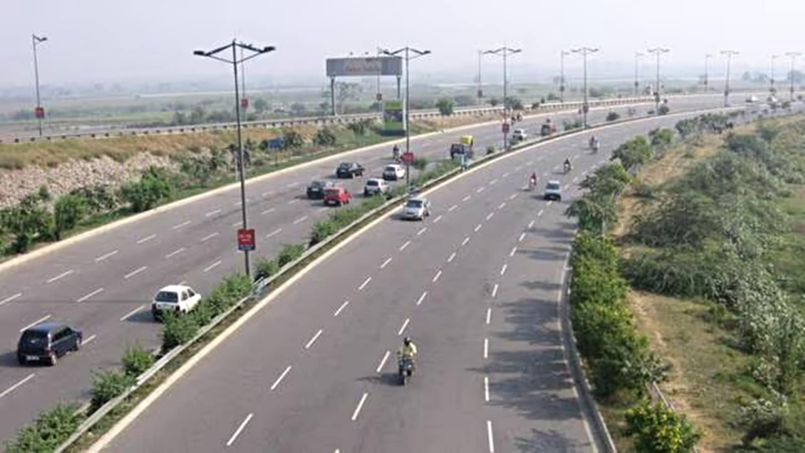 NHAI bans two-wheelers on Bengaluru-Chennai Expressway after 4 die in ...