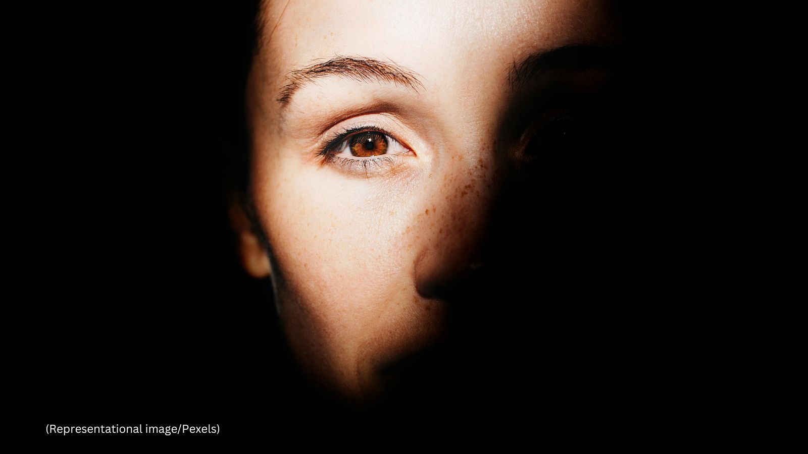 Blind Canadian woman to get tooth implanted in her eye to restore ...