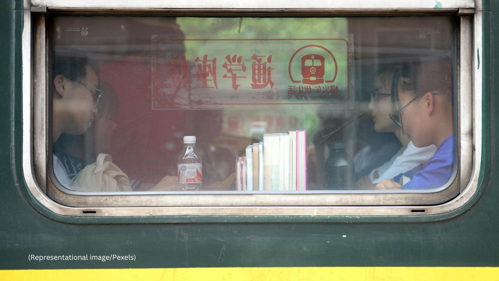 Chinese man loses his cool at ‘noisy’ kids on train, the Internet ...