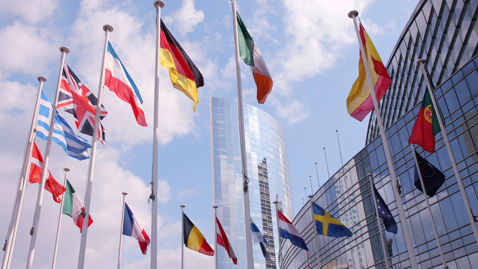 Where to relocate in 2025? Top 10 best countries according to the ...