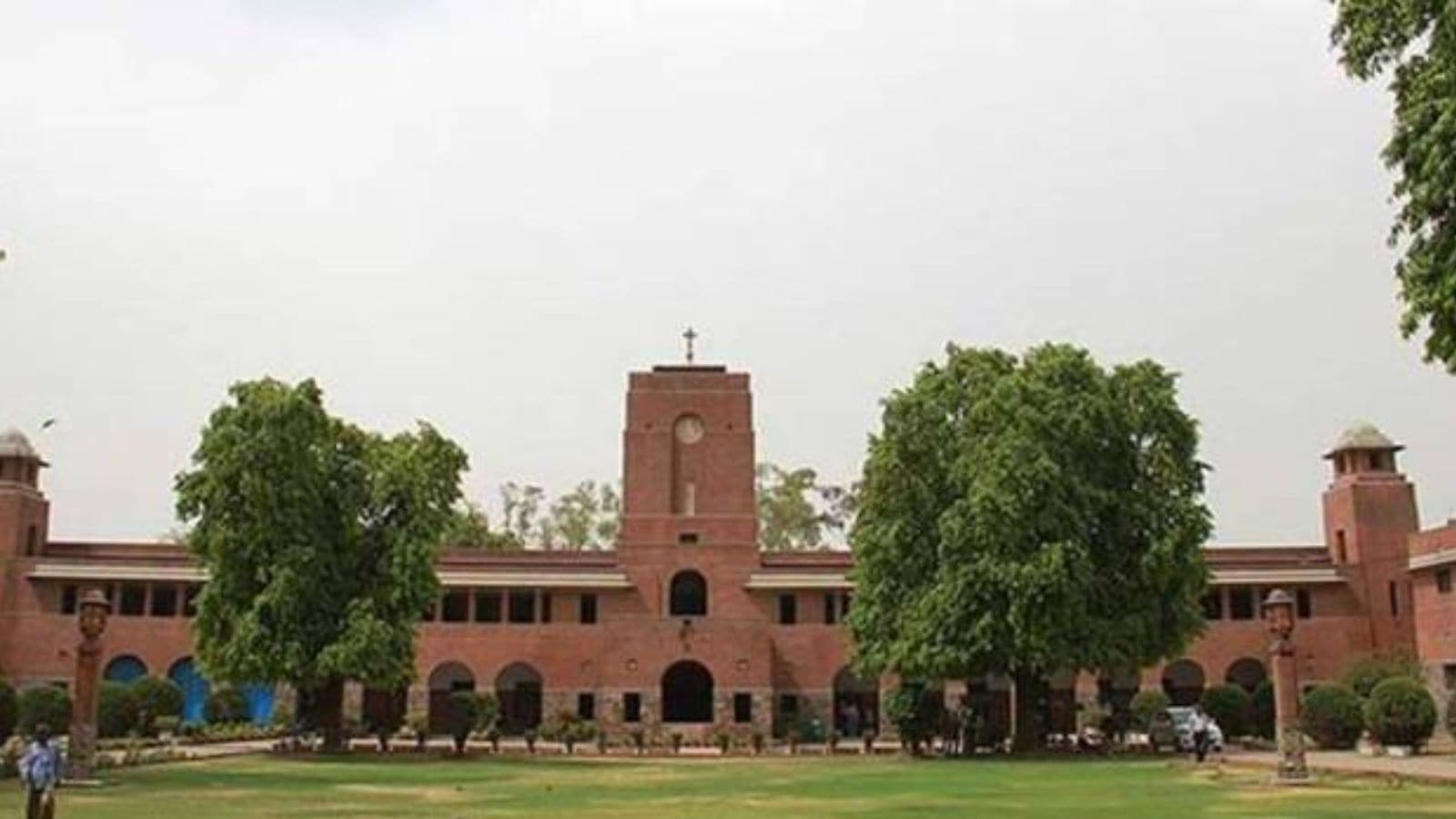 Students who didn’t study Maths in Class 12 can opt for B.Com (Hons ...