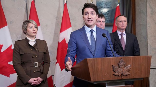 ‘Very dumb thing to do’: Trudeau after US imposes 25% tariffs | World ...