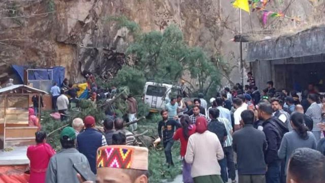 6 killed in landslide after storm uproots massive tree in Himachal Pradesh | India News - The ...