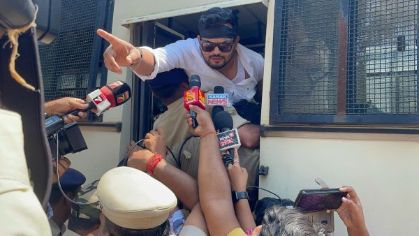 After suspension, Congress MLAs clash with police outside Odisha Assembly | India News - The ...