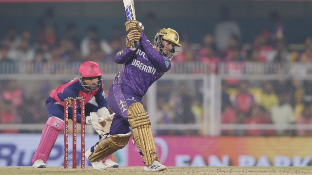 IPL 2025: Moeen and Varun choke RR's batting rhythm, then De Kock puts ...
