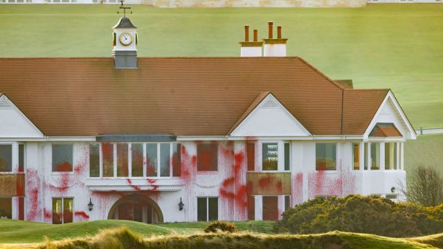 Watch: Donald Trump’s golf resort in Scotland vandalised with pro ...