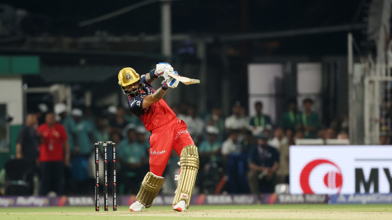 WATCH: Virat Kohli smashes back-to-back straight sixes in RCB's flying ...