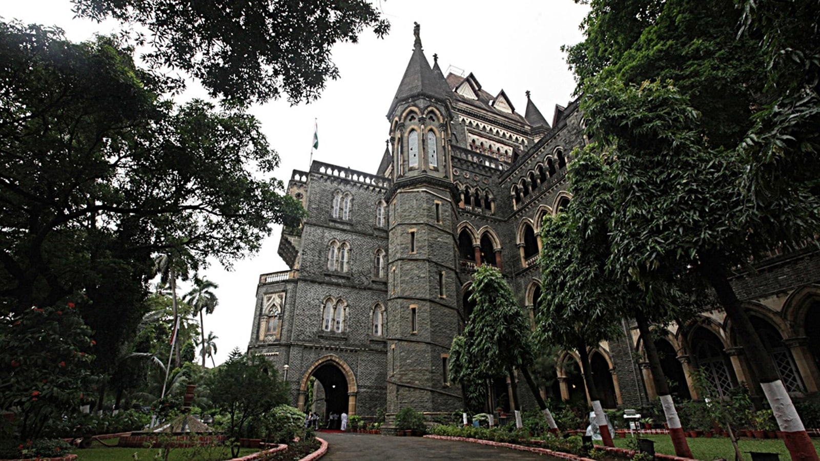 Bombay High Court grants bail to lawyer booked by ATS for alleged links ...