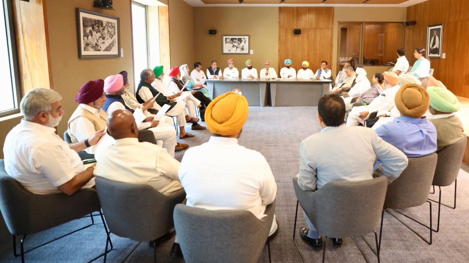 Baghel meets Punjab Cong leaders, talks ways to strengthen party; AAP ...