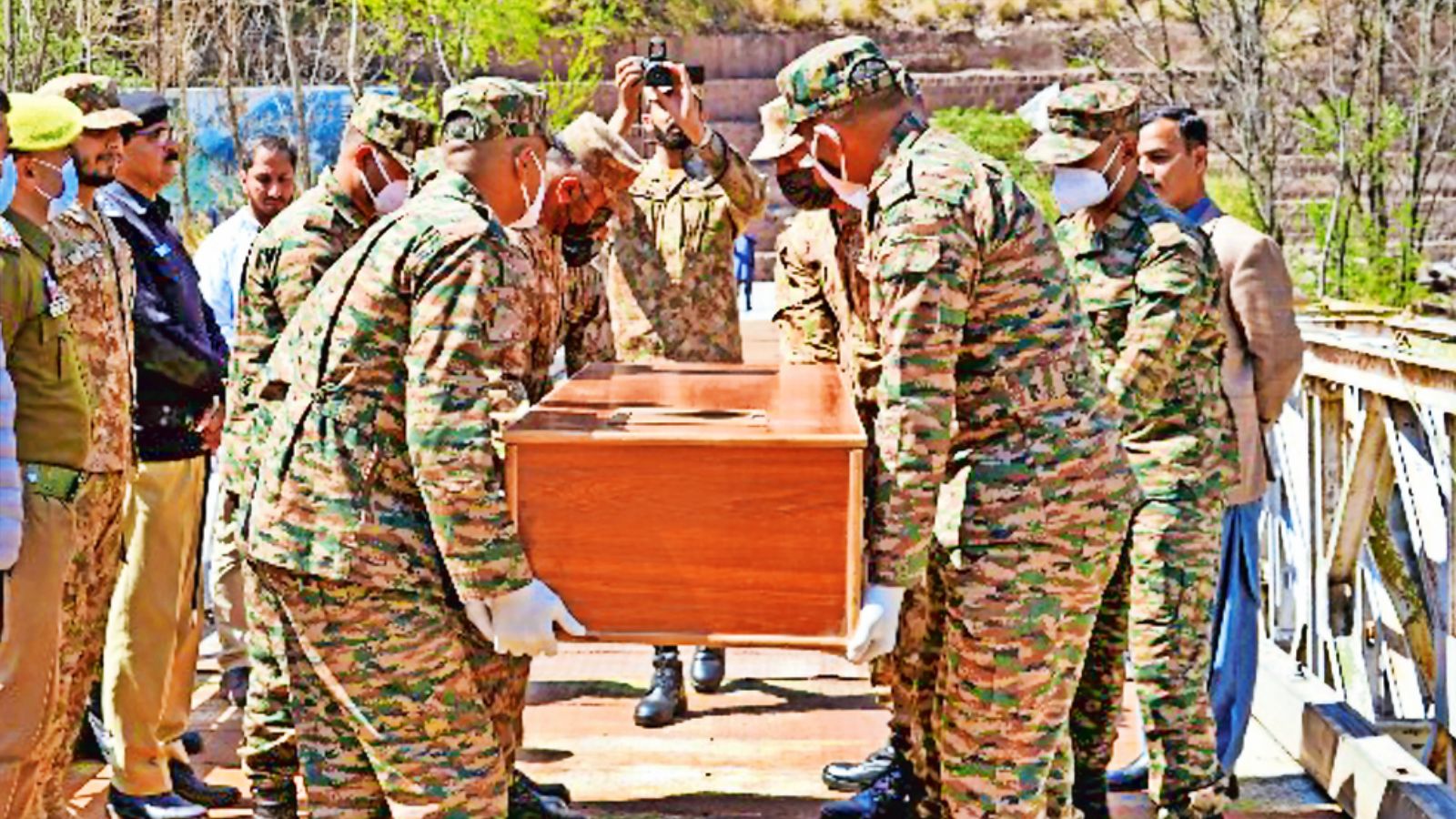 Kashmir’s Kaman bridge opens after 6 yrs — to return bodies of drowned ...