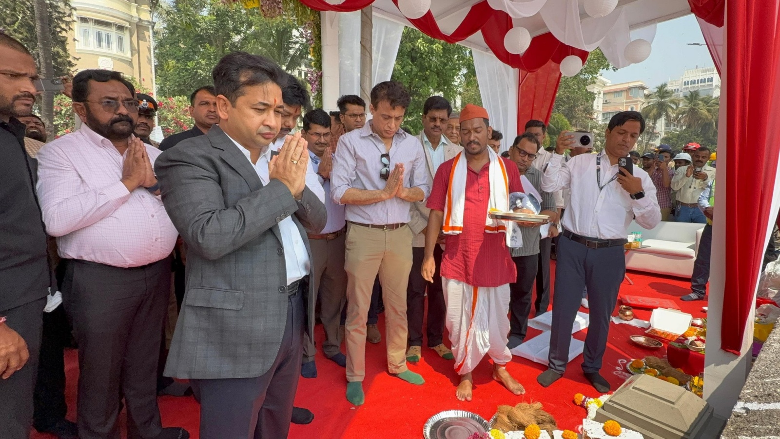 Minister Nitesh Rane performs ground-breaking ceremony of new jetty ...