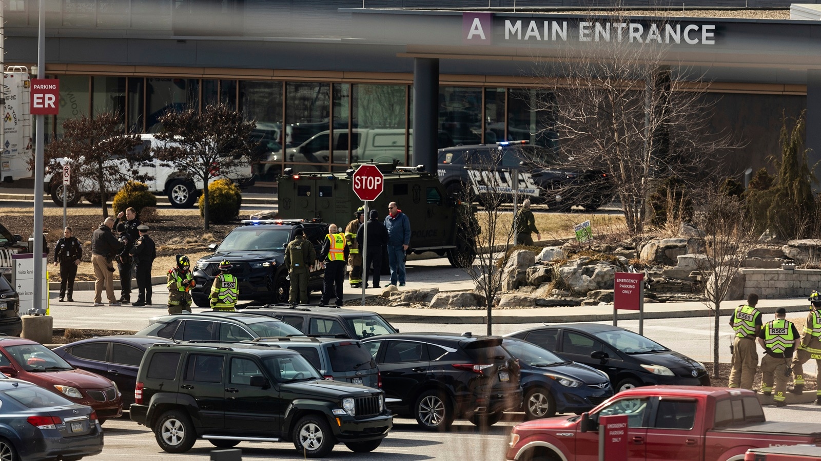 Shooter on loose after shooting incident at Michigan Hospital in US ...