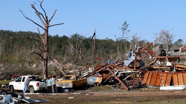 Watch: Mississippi man records video of viral tornado as it tears through his house in US ...