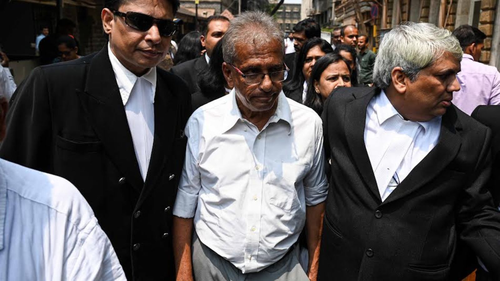 Bombay HC initiates contempt proceedings against Satish Salian’s lawyer ...
