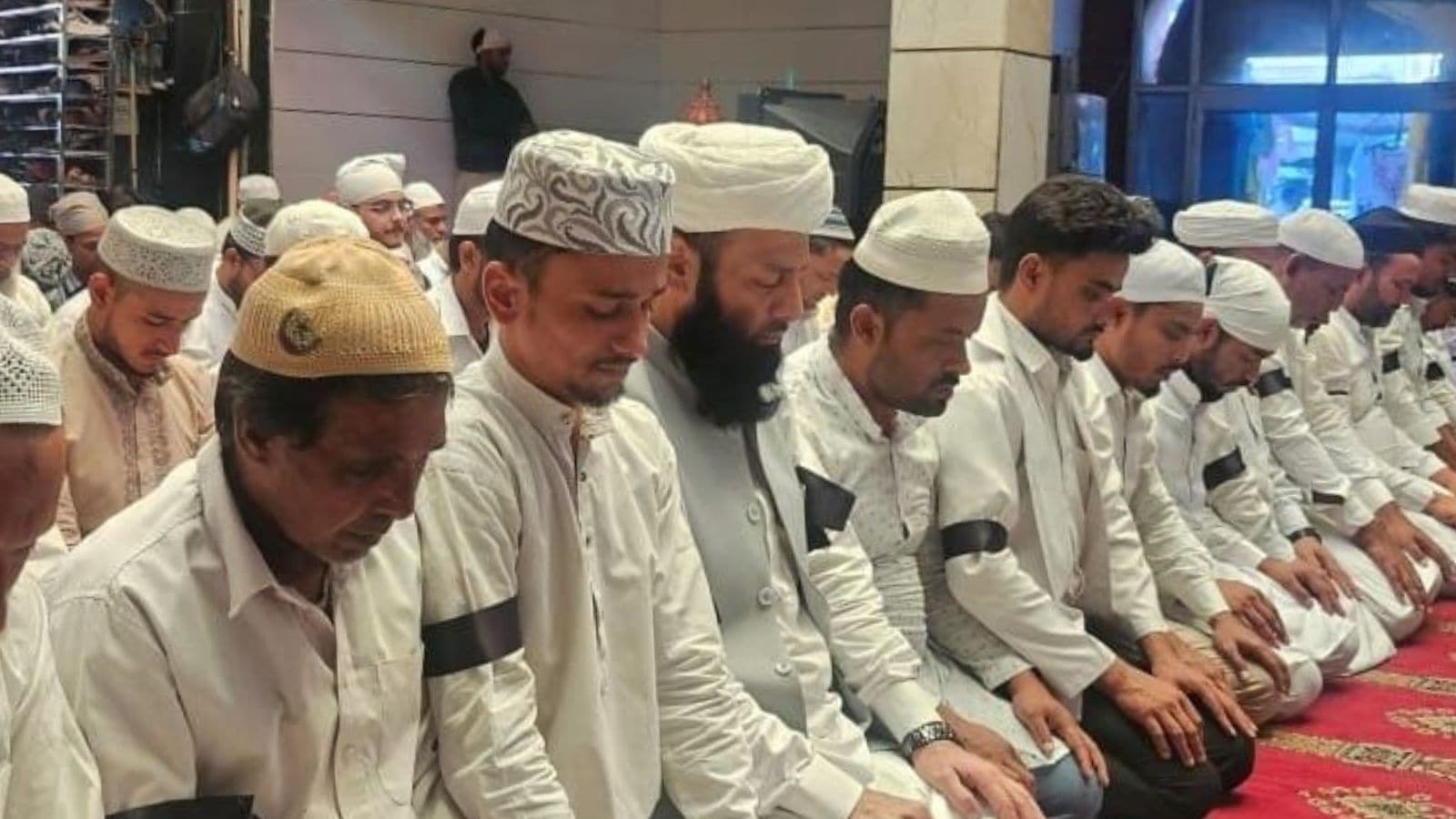 Punjab Shahi Imam, Muslims wear black bands during Friday namaz: ‘Time ...