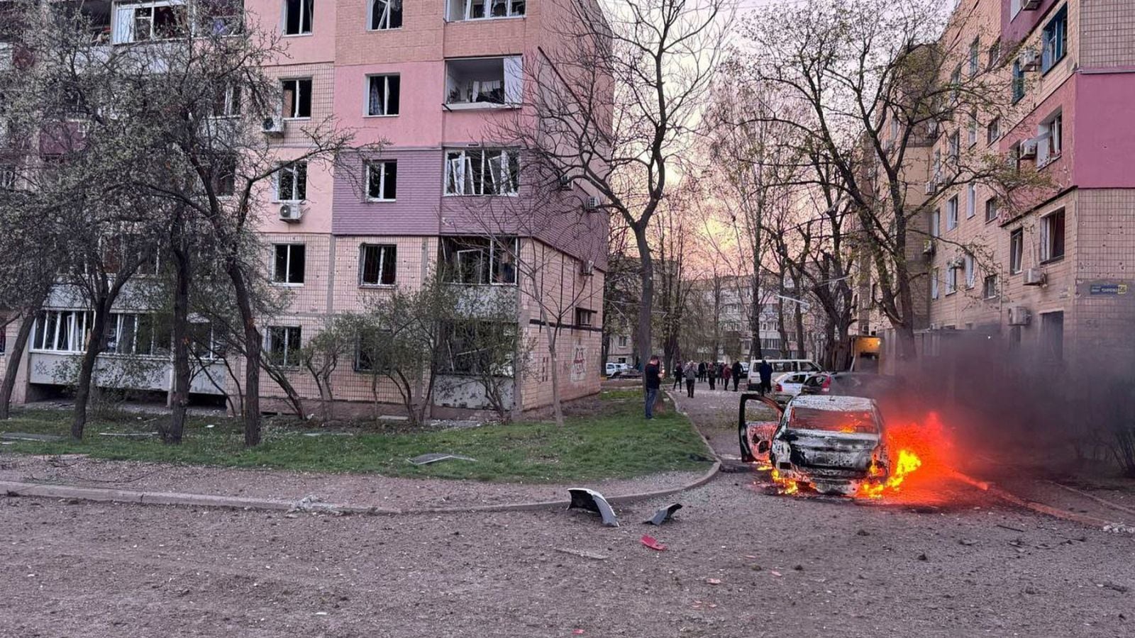 Russian strike kills 14, including six children in Kryvyi Rih, Ukraine ...