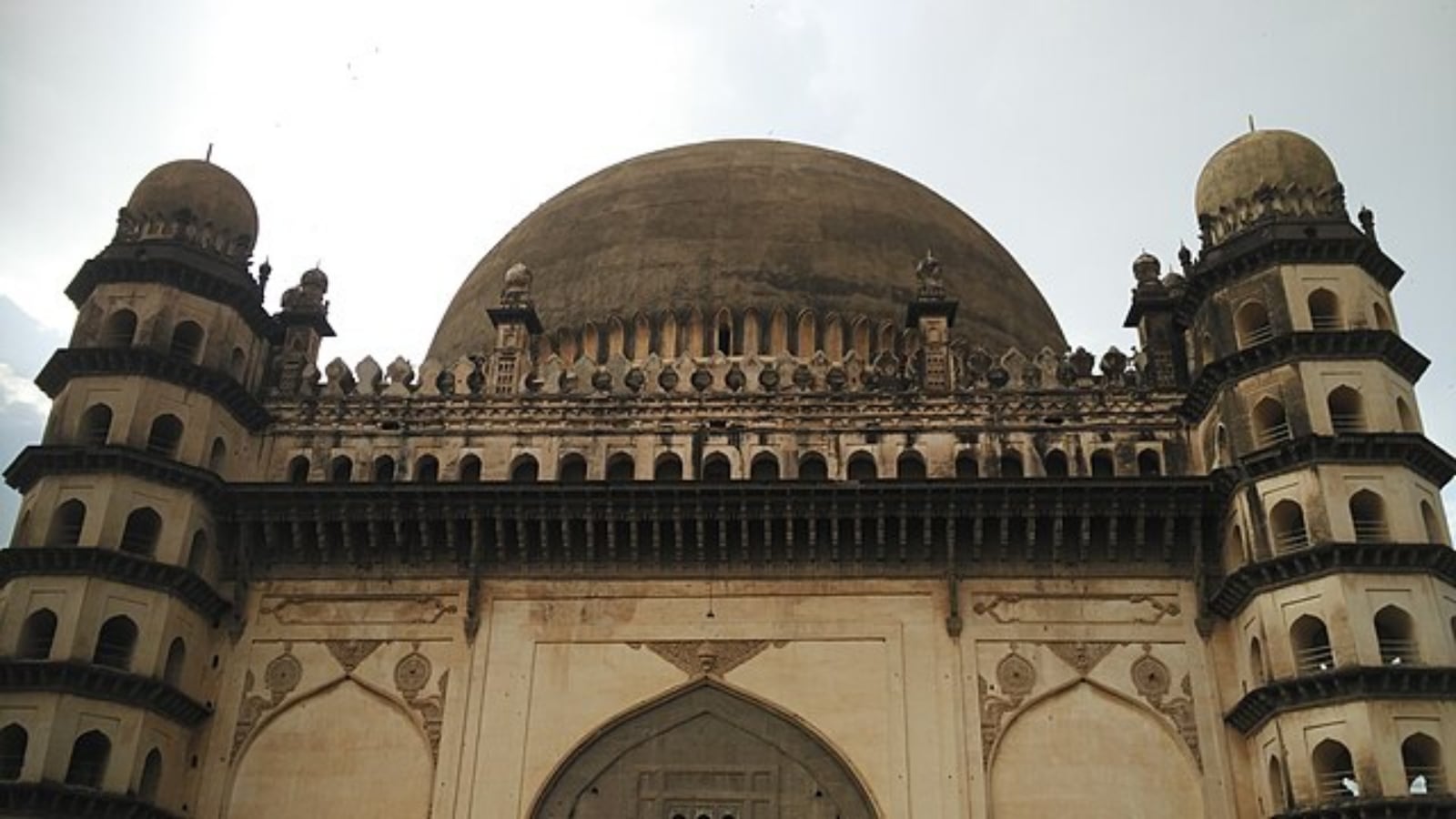 The many wonders of Gol Gumbaz | Lifestyle Gallery News - The Indian ...