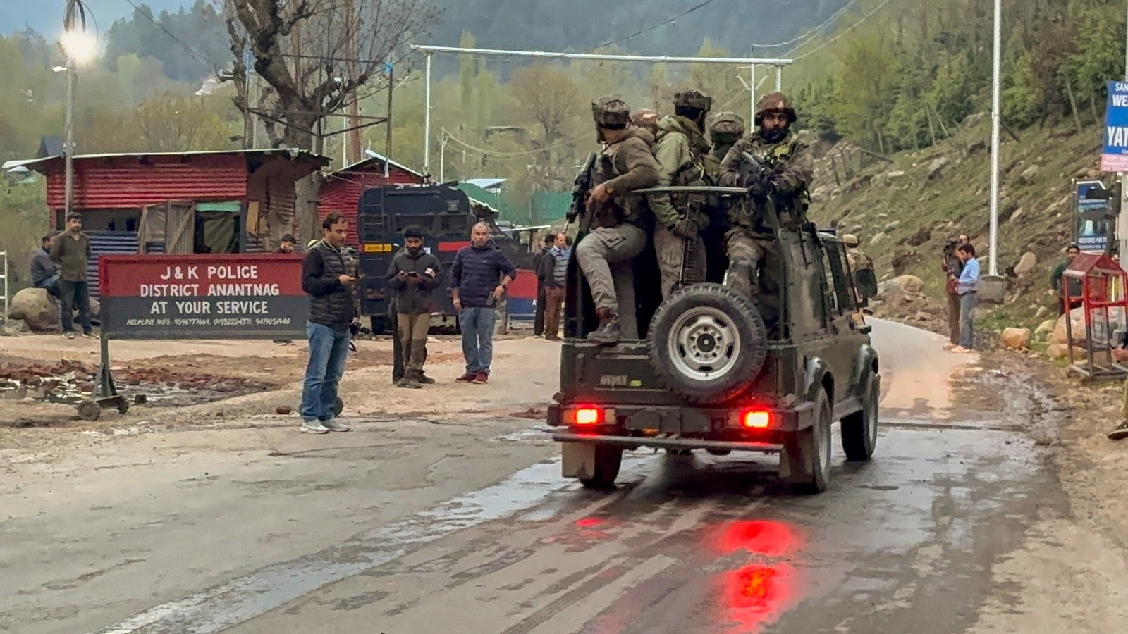 Kashmir terror Attack: Pahalgam terror attack — terrorists were wearing ...