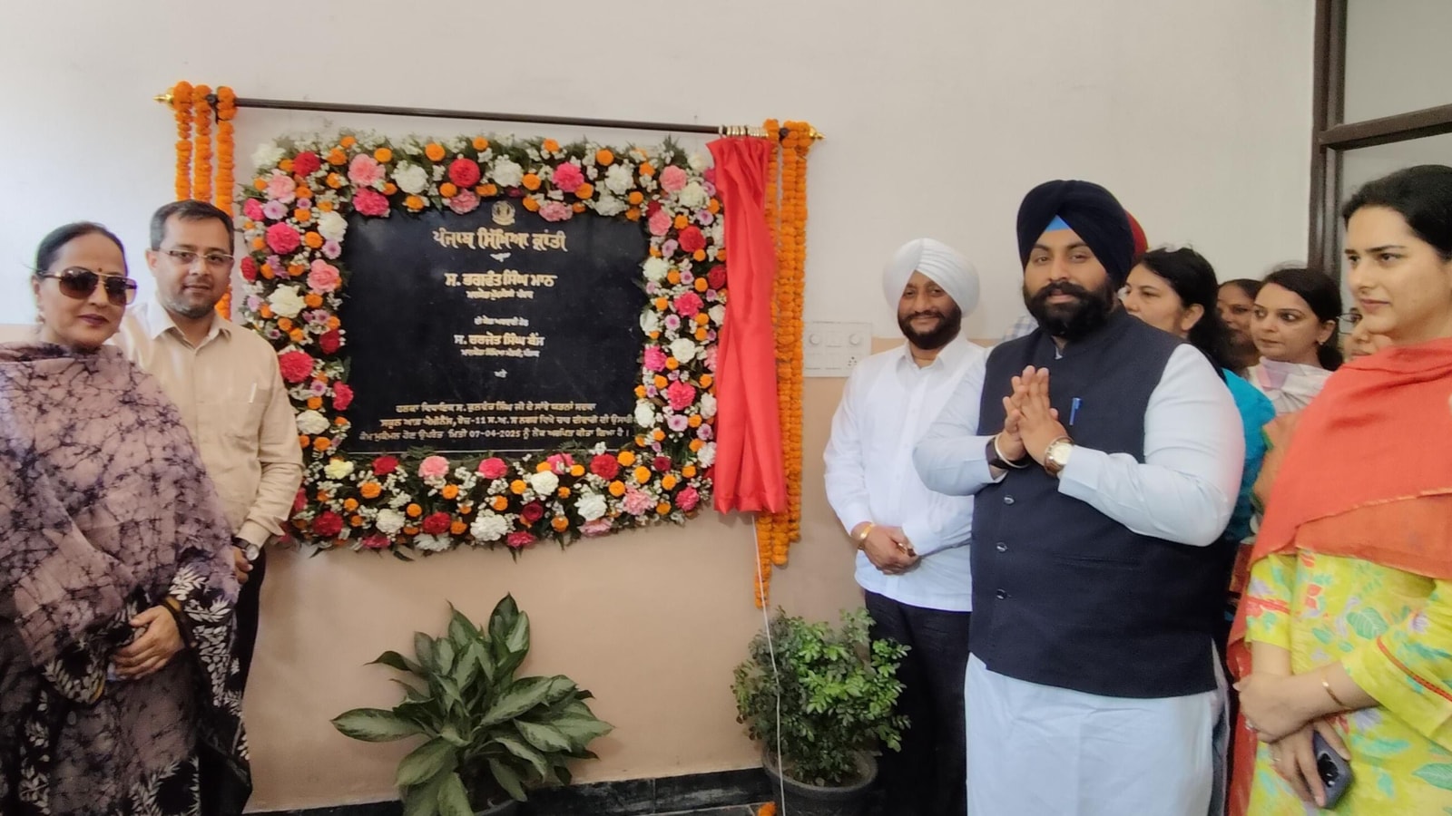 Row hits inauguration of Mohali’s School of Eminence boundary wall ...