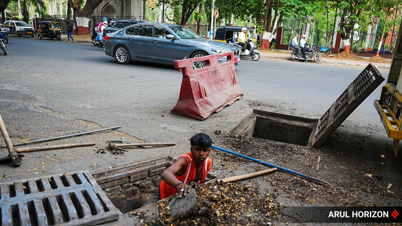 Pune Municipal Corporation focuses on water logging spots, 50 km roads ...