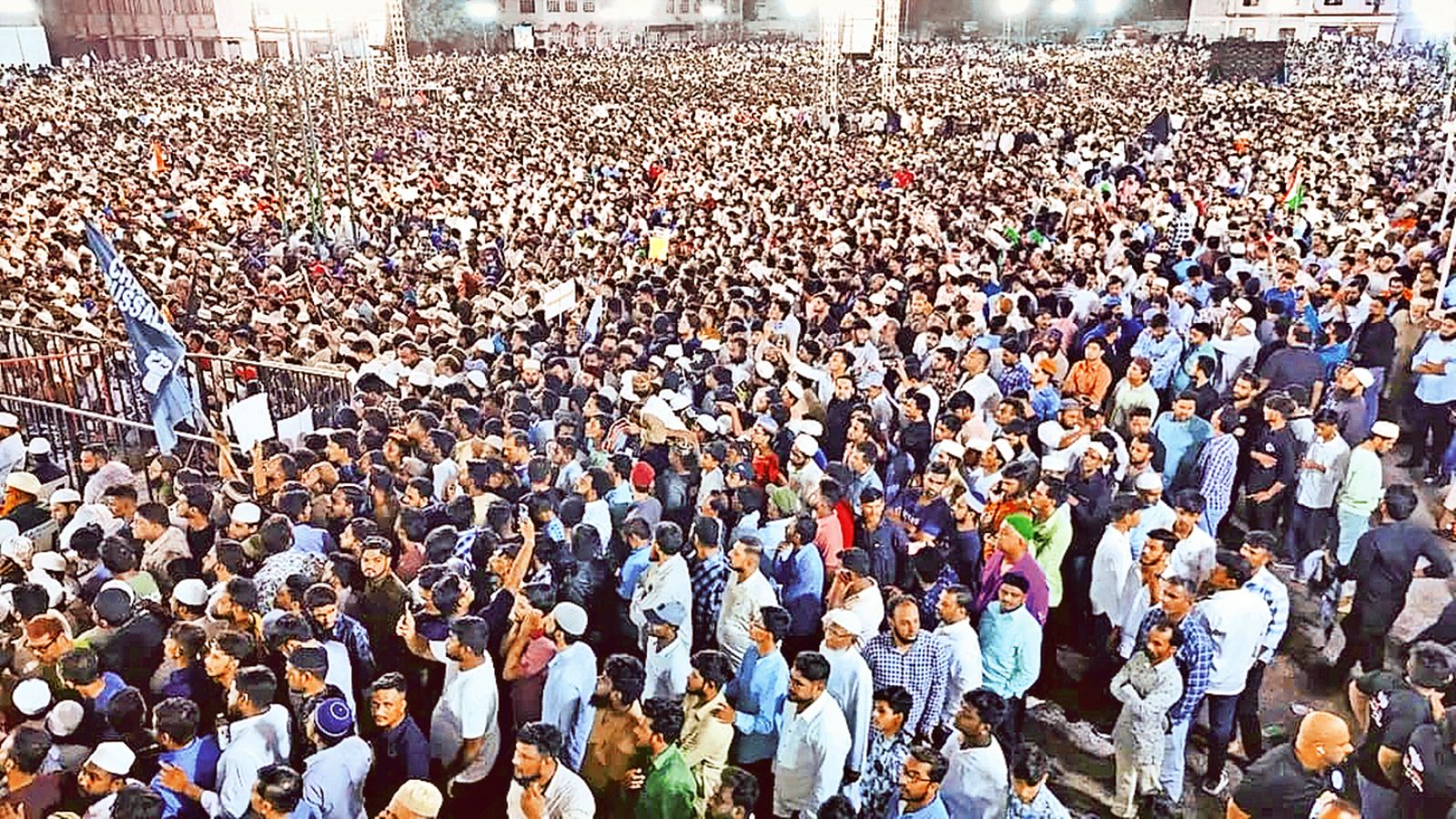 ‘We will not bow our heads’: In show of strength against Waqf Act ...